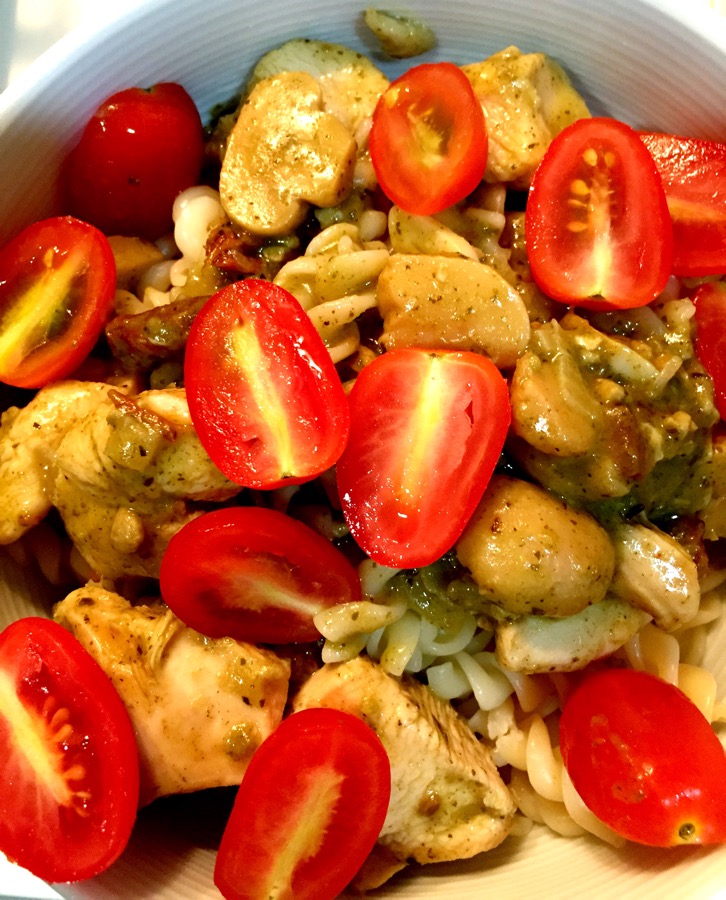 Sundried tomato, pesto and chicken fusilli – Delicieuxpate